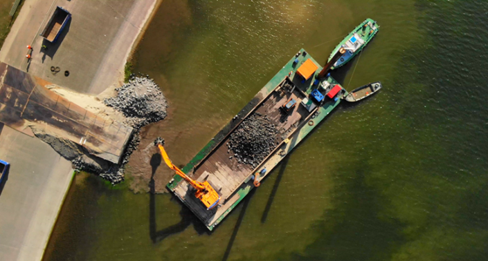 Modular barges : fascine mattrass placing barge crane barge in ...