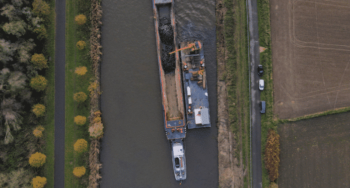 Modular pontoons and hopper barges for dredging activities