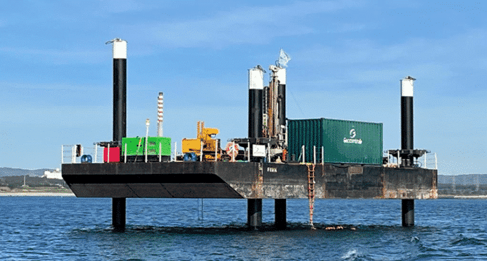 Modular jack-up for geotechnical works in port | Baars Sliedrecht